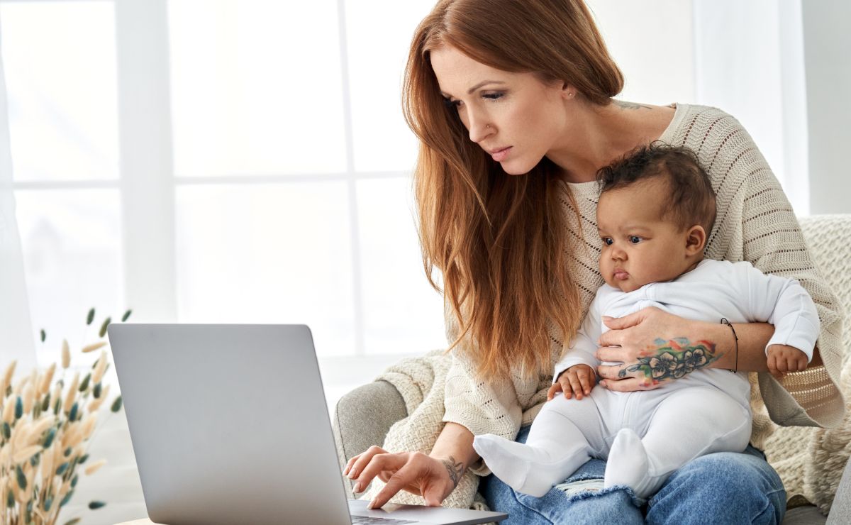 5 trabajos que amas de casa pueden hacer desde su hogar - Solo Dinero