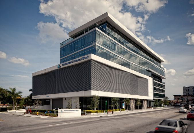 Los mejores 10 bancos en Miami, Florida - Solo Dinero