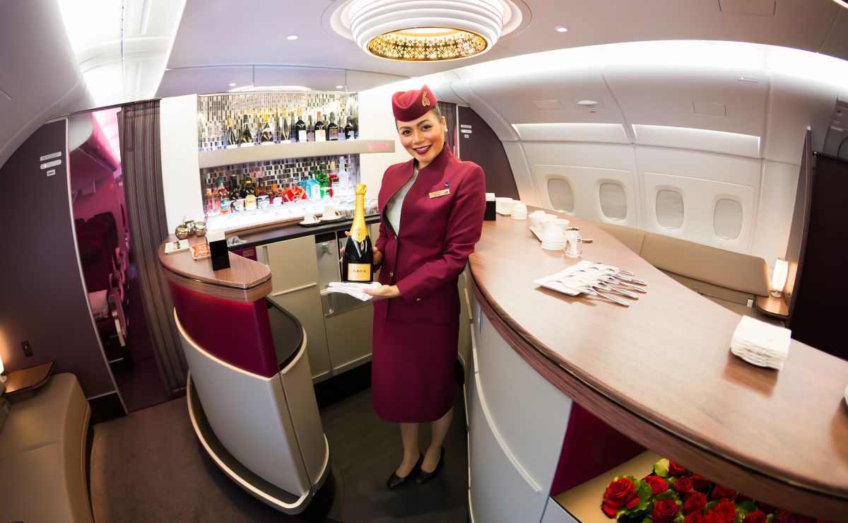 4 maneras de volar en primera clase sin pagar su precio total - Solo Dinero