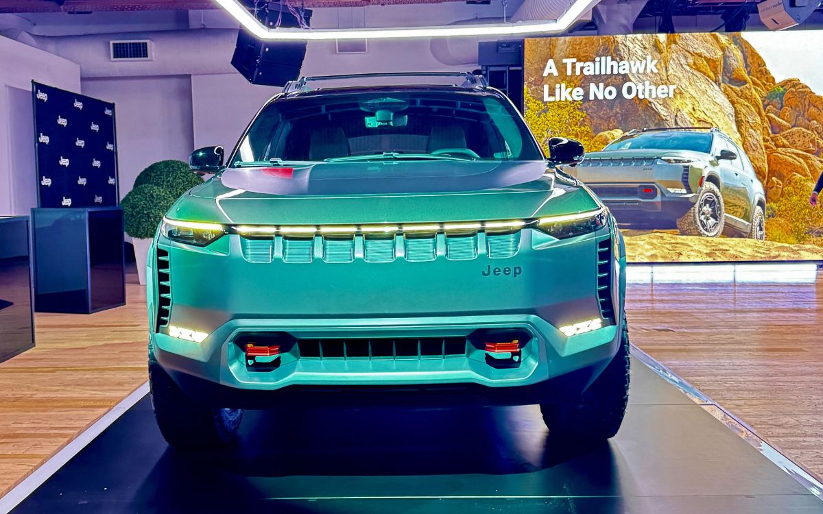 Jeep entró a la era eléctrica y va directo contra la Tesla Model Y ...