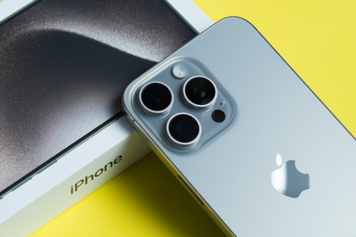 Cuántos días debe trabajar alguien con salario mínimo en EE.UU. para comprar el iPhone 17 - Solo ...