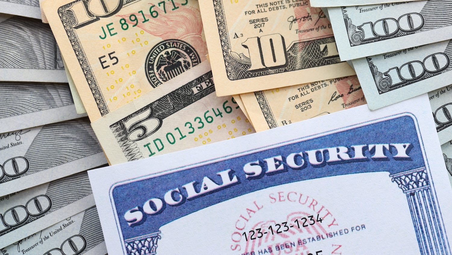 ¿Trabajas y recibes Seguro Social? Las reglas cambian para 2026: lo que ...