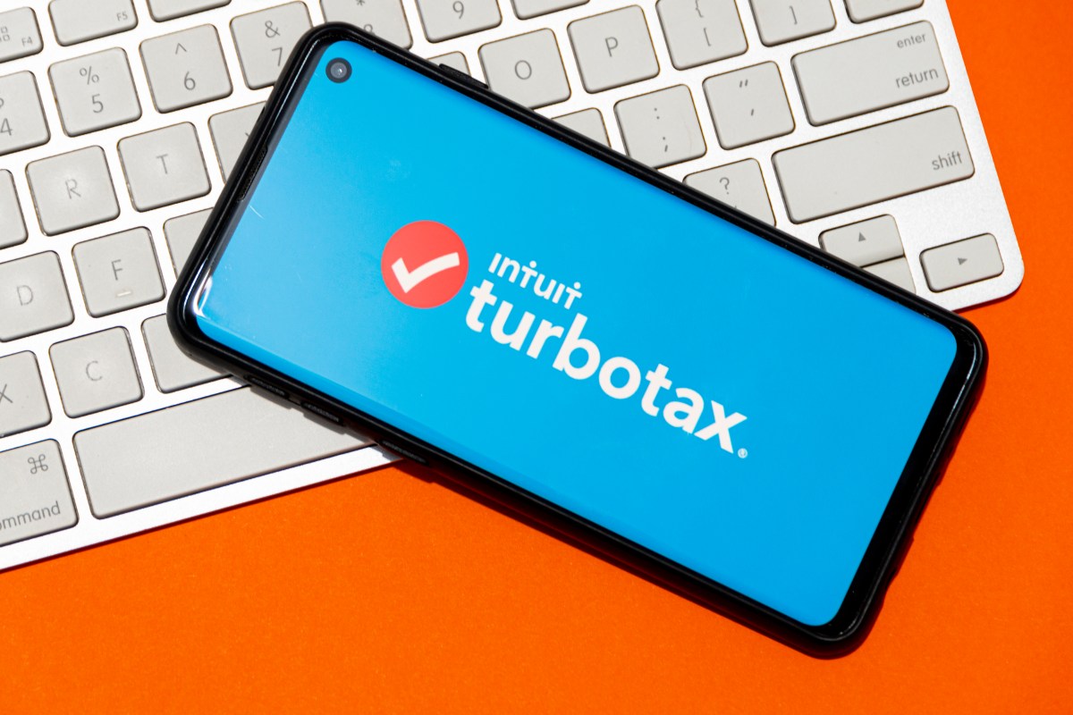 TurboTax y el Formulario 1040-NR: el error que puede costarte multas ...