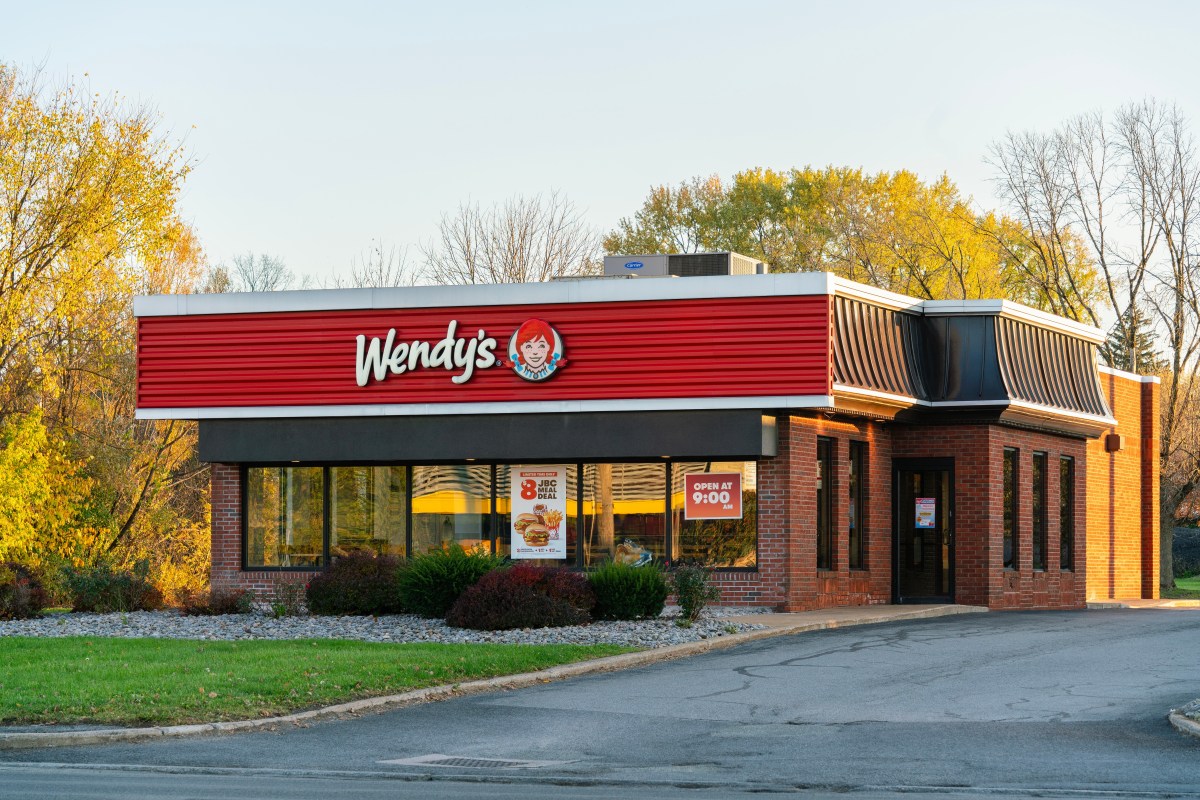 Por qué Wendy’s está cerrando cientos de sucursales en 2026 - Solo Dinero